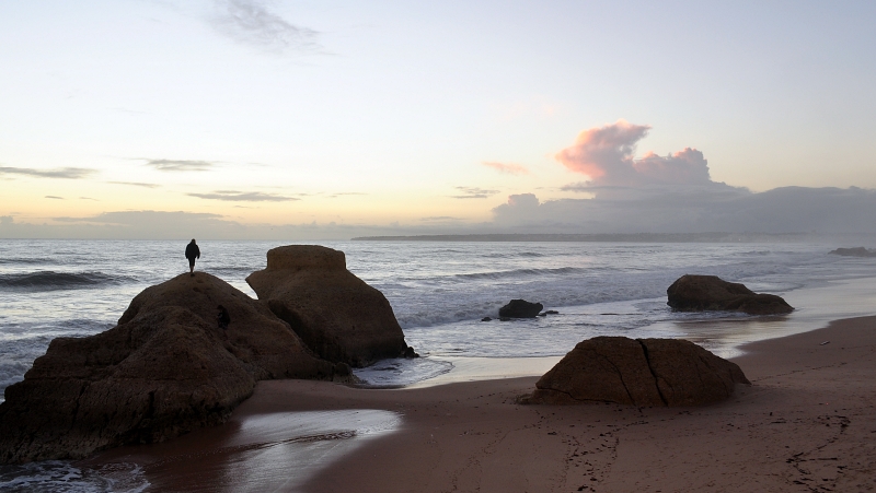 Albufeira: noites de lua cheia na praia e com muita música e animação ...