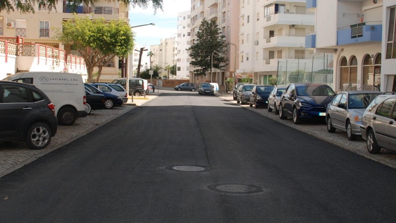 Ruas repavimentadas em Armação de Pêra - Algarve Marafado